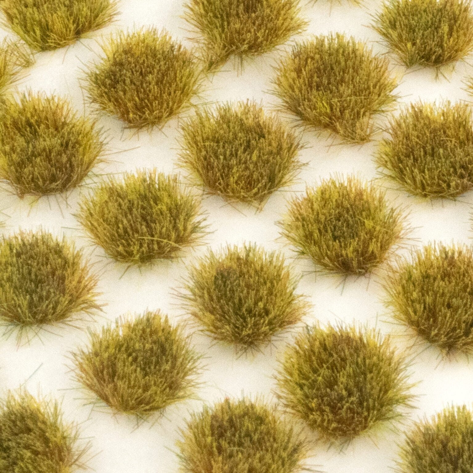 Dead Self-Adhesive Static Grass Tufts x 100 – WWScenics