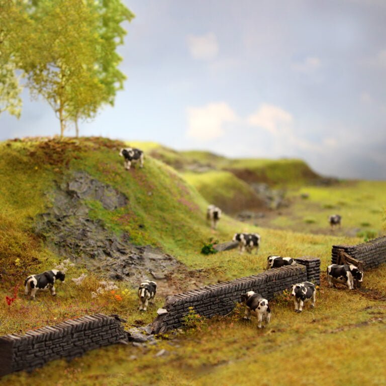 OO Gauge Hand Sculpted Cows – WWScenics