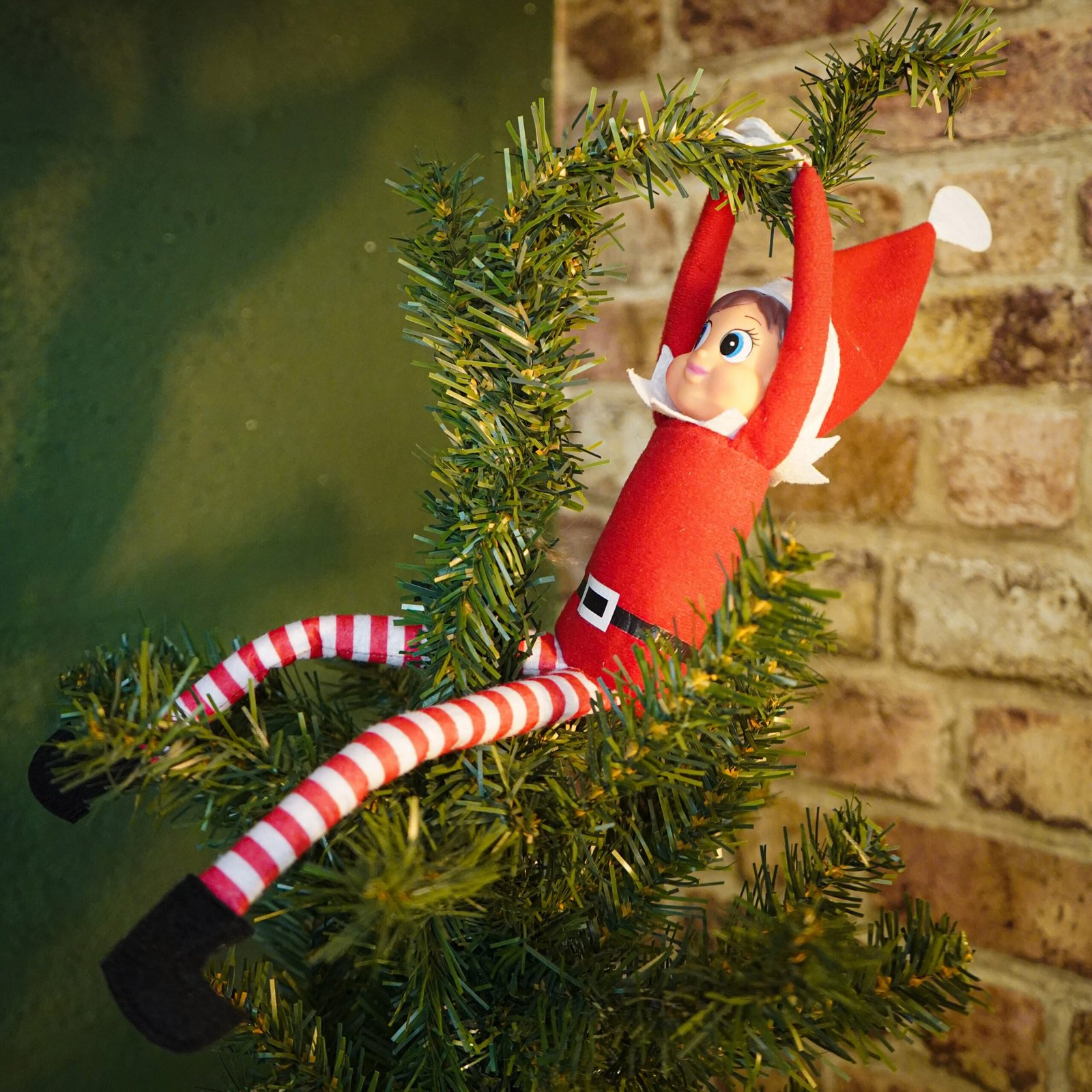 Naughty Elf Rocking Chair | Model Scenery | Diorama