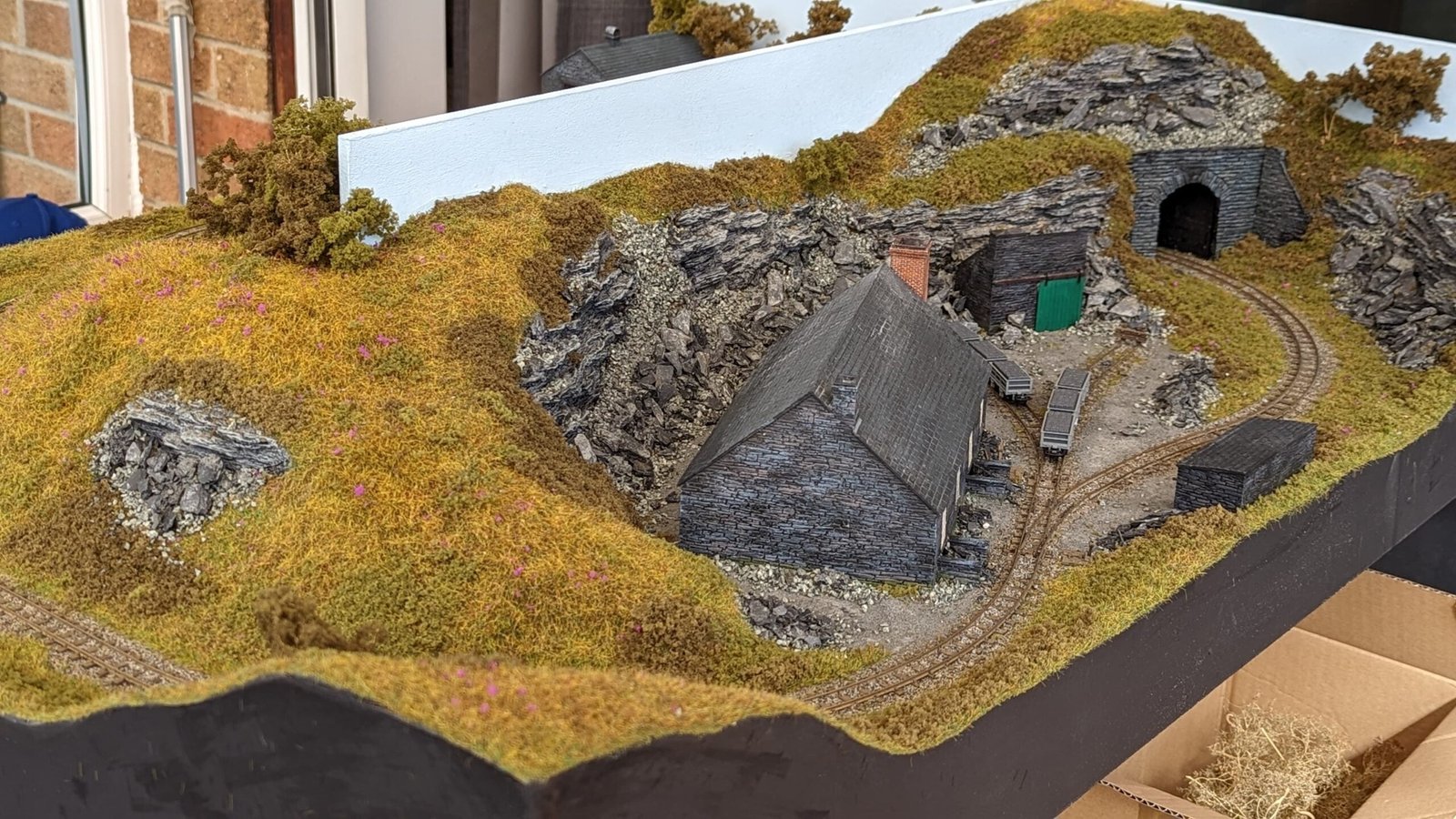 "Gwynog-ar-y-Bryn". Layout by James Wright | WWScenics