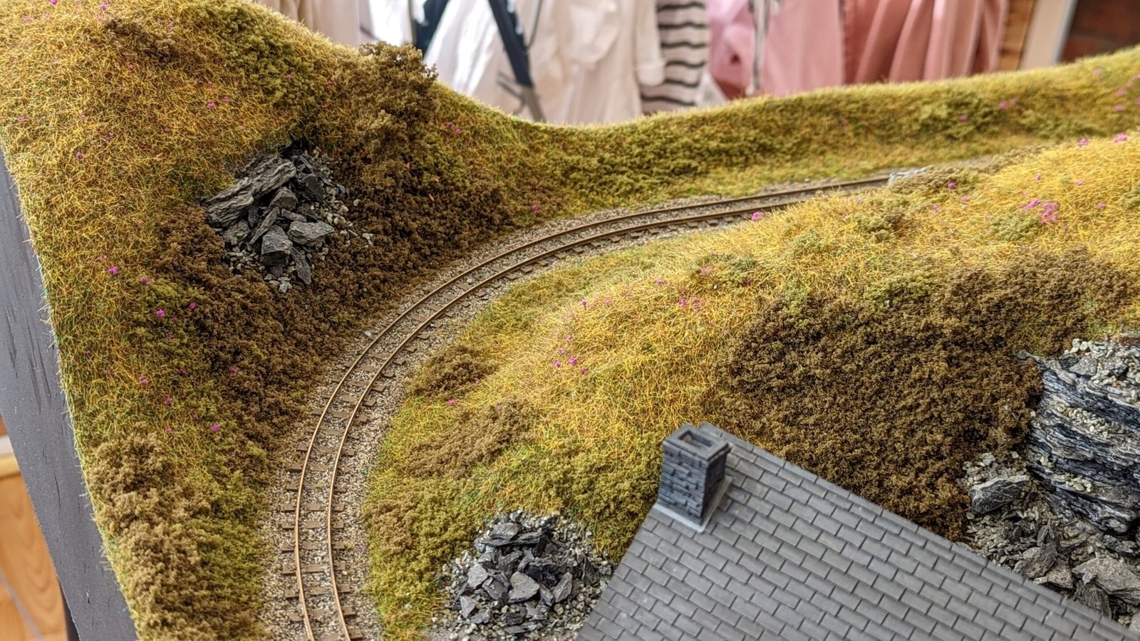 "Gwynog-ar-y-Bryn". Layout by James Wright | WWScenics