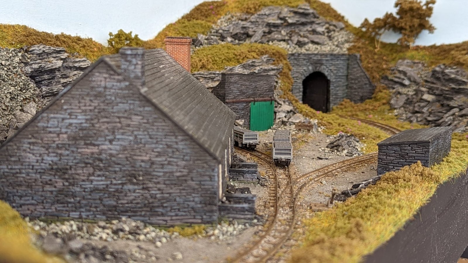 "Gwynog-ar-y-Bryn". Layout by James Wright | WWScenics