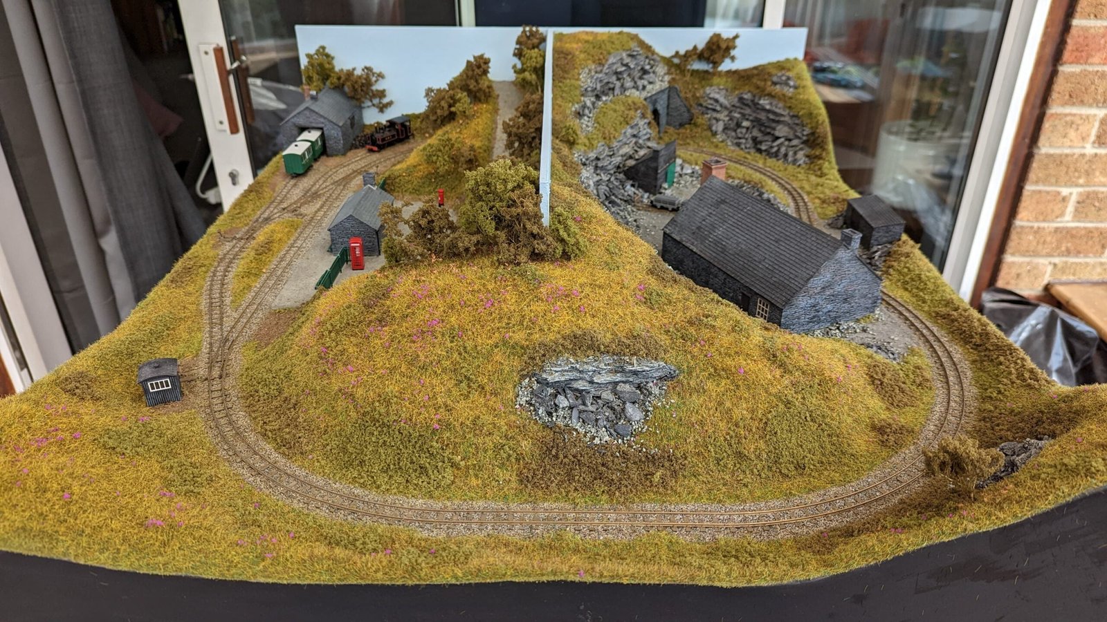 "Gwynog-ar-y-Bryn". Layout by James Wright | WWScenics